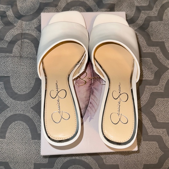 Jessica Simpson | Shoes | Jessica Simpson White Heel Size 85 Comes With ...